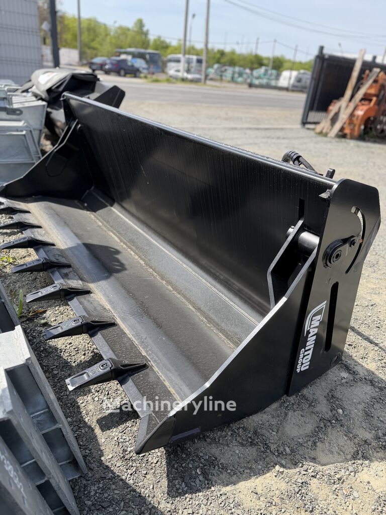 Nova Manitou CB 4X1 900 L2450 kašika za prednji utovarivač