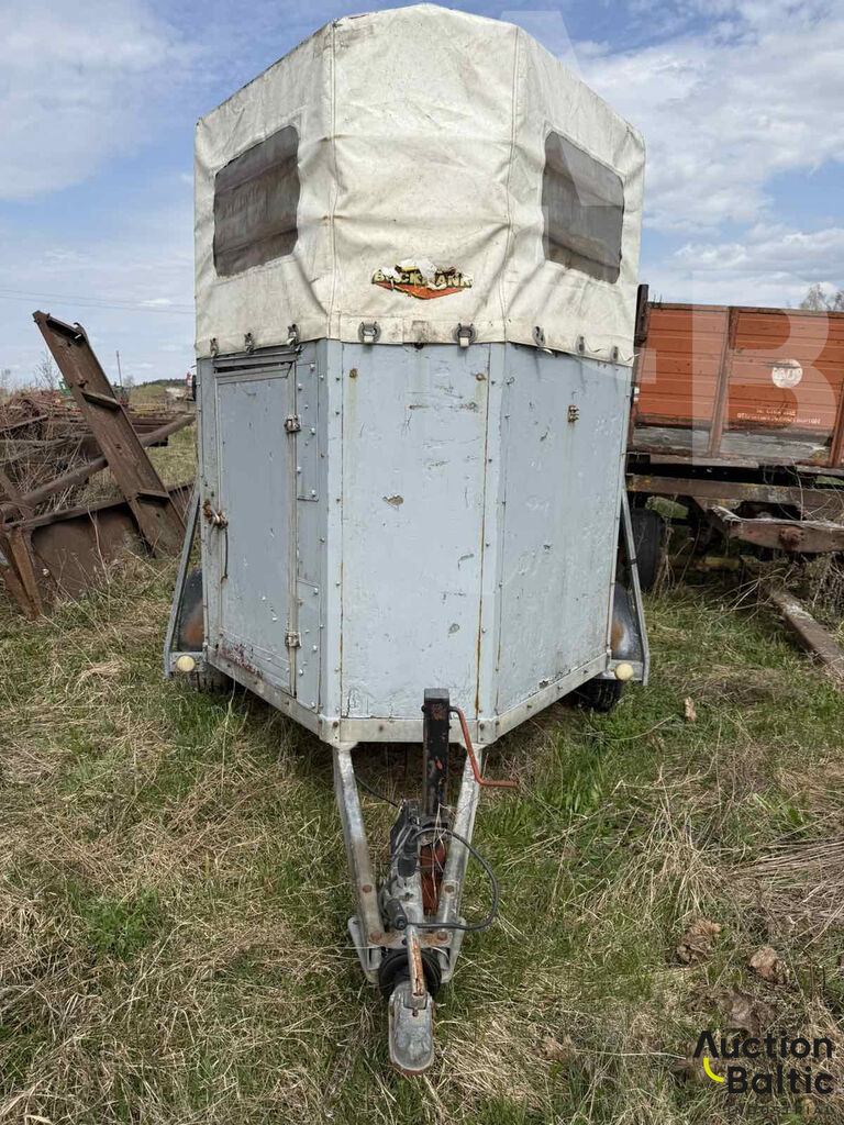 Prodaje se VIEHTRANSPORTER prikolicu za prevoz konja na aukciji