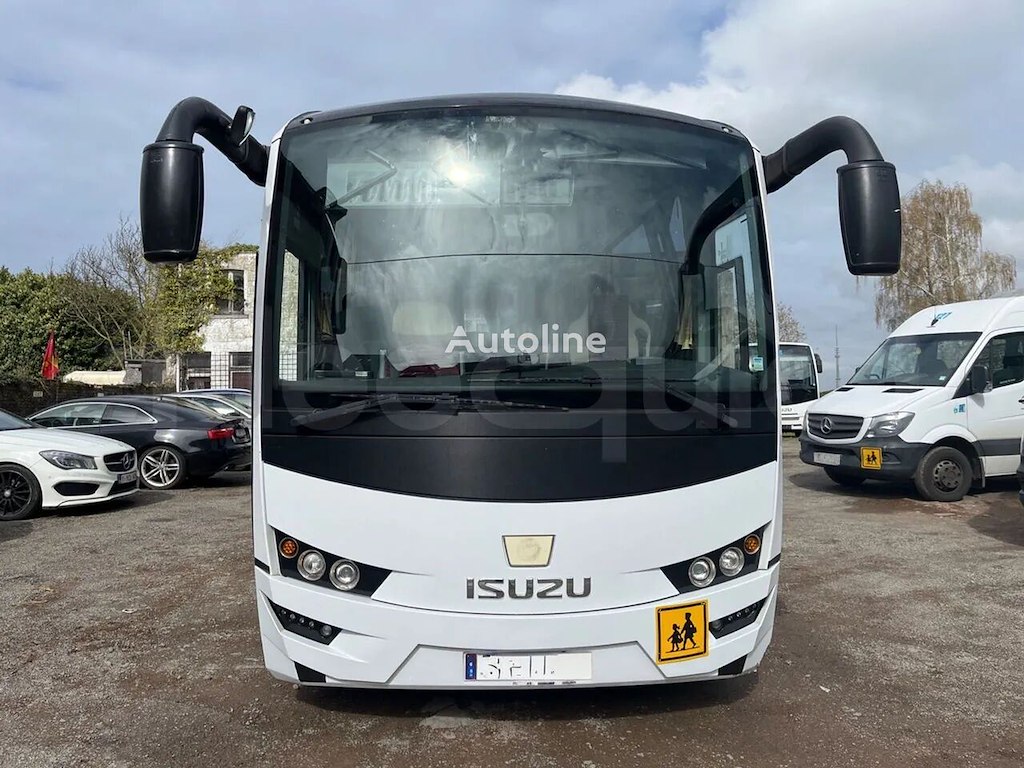 Isuzu Visigo turistički autobus