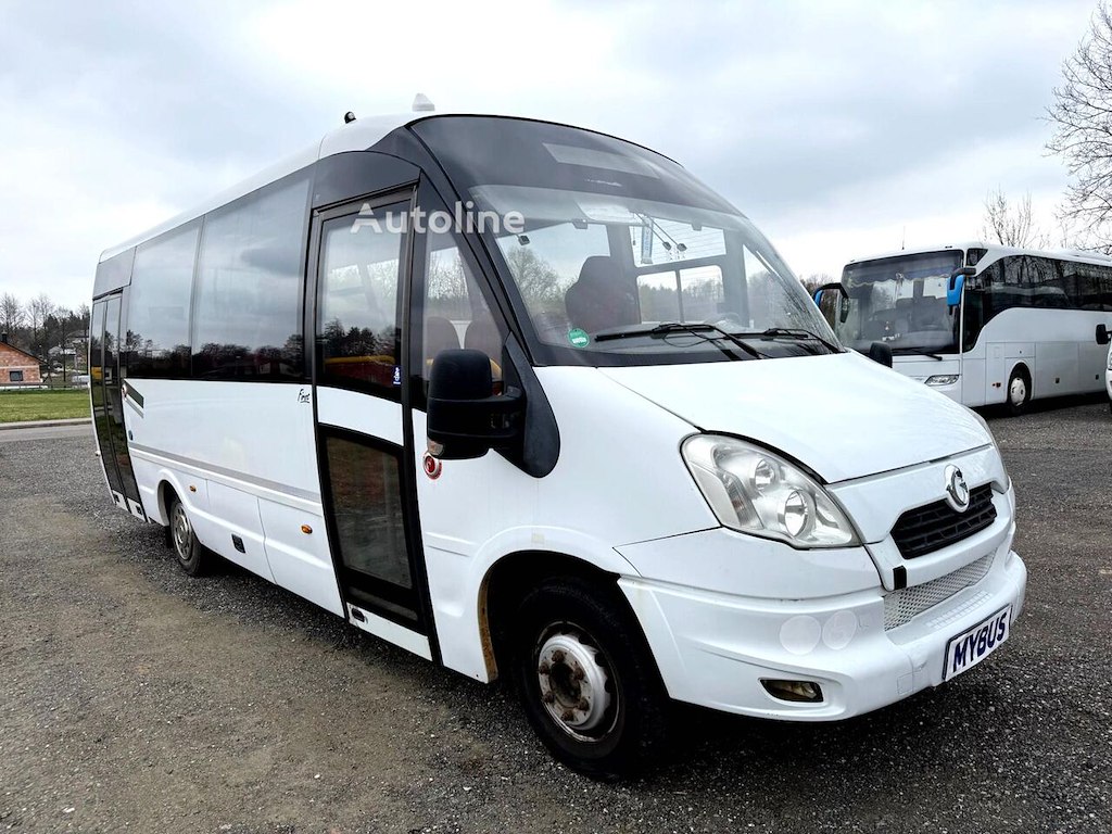 IVECO ROSERO FIRST turistički autobus