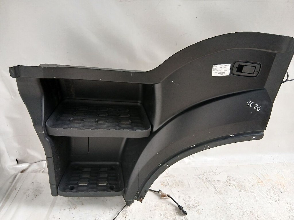 5802314651 bočna stepenica za IVECO Stralis | 12 kamiona