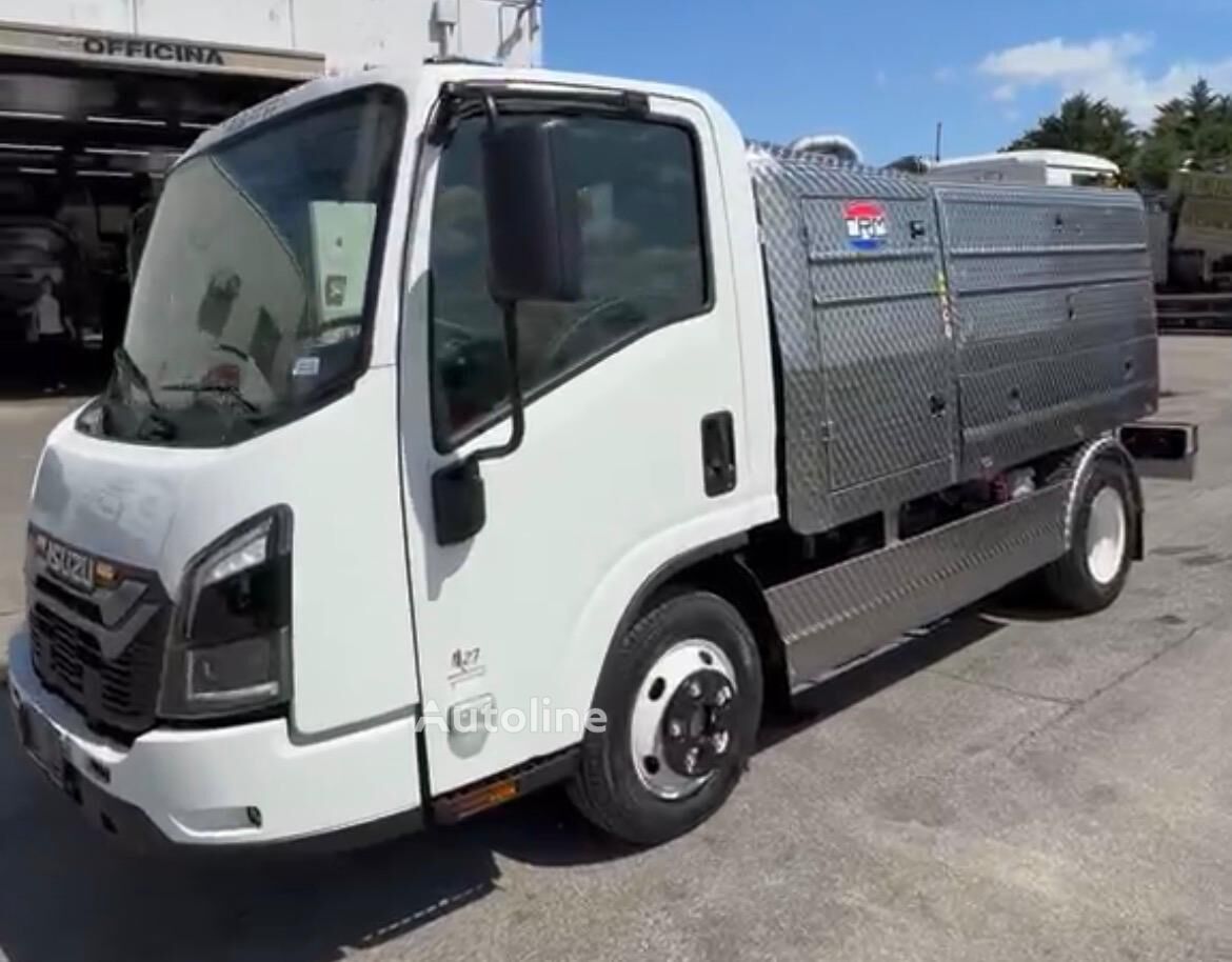 Novi Isuzu M27 autofekalac