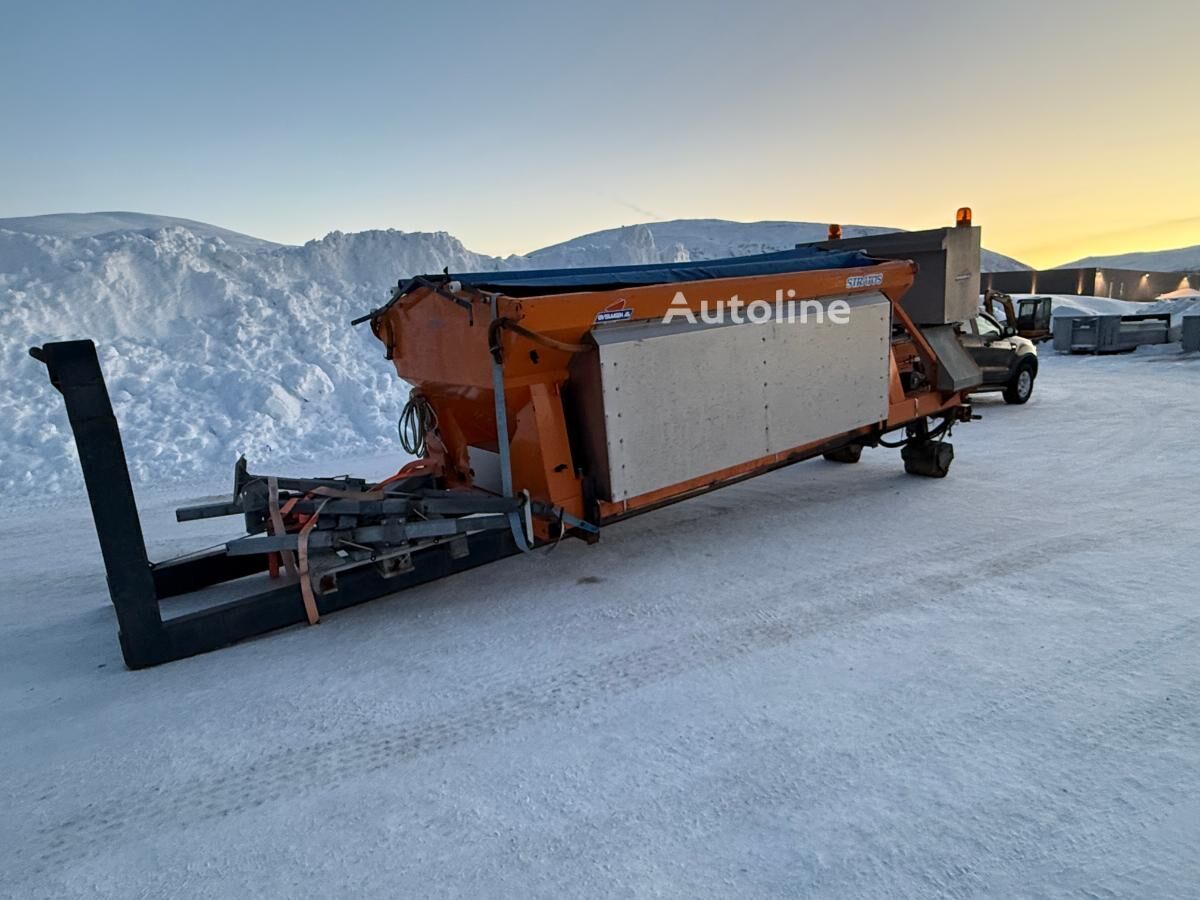 Prodaje se Schmidt Andre Schmidt Stratos sandstøer med varme karoseriju posipača peska na aukciji