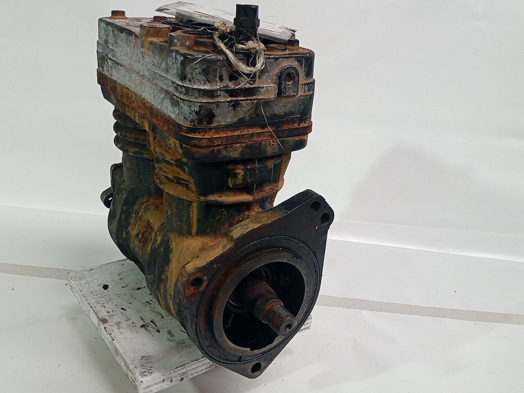 Knorr-Bremse 4909933,K017528 pneumatski kompresor za kamiona