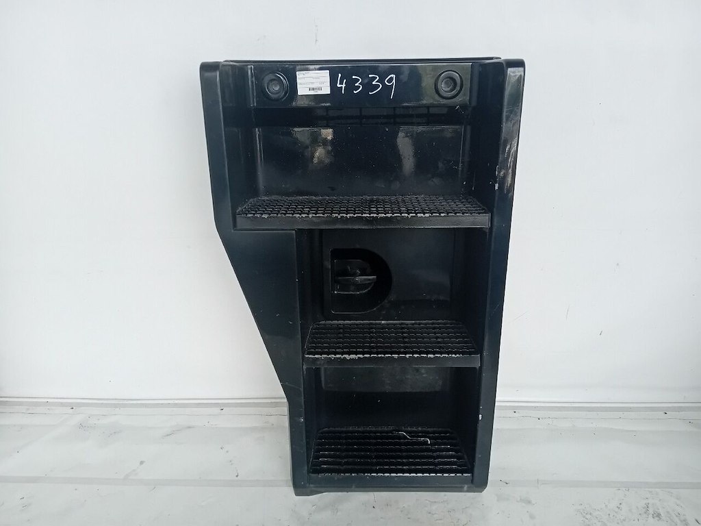 5000936142 bočna stepenica za Renault AE/MAGNUM/PREMIUM/MIDLUM/MAJOR/MIDDLE/KERAX kamiona