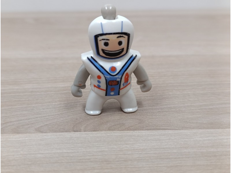 KINDER FIGURA 250 INDIA - EN284