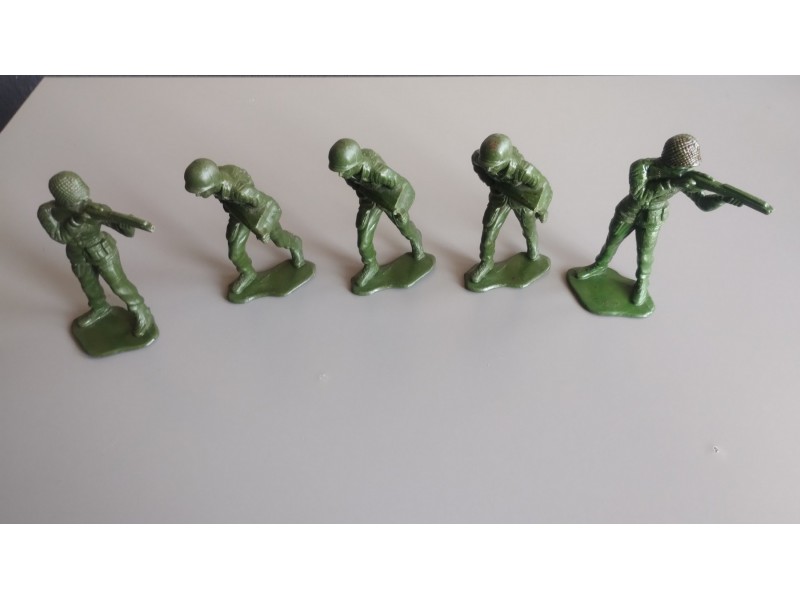 Figure plastičnih vojnika 13cm 5kom