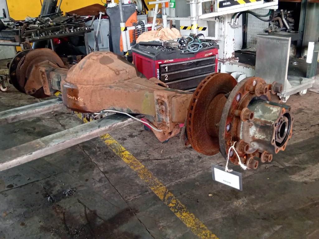 EIXO osovina za Volvo FL 6 | 85 - 00 kamiona