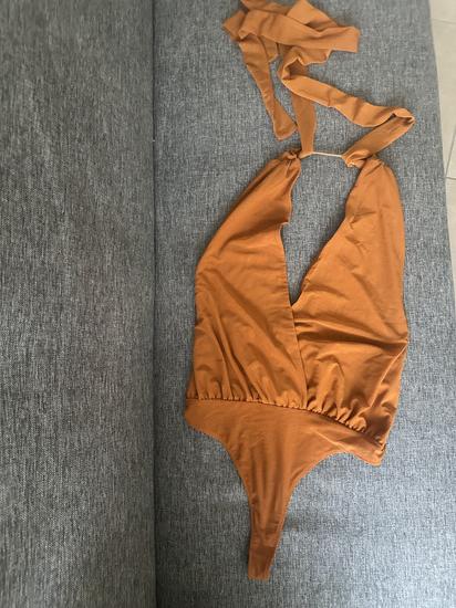 Body sa etiketom zara