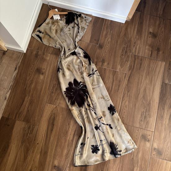 Zara prelepa midi haljina sa dezenom Novo