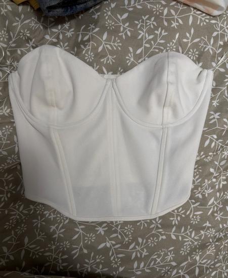 Zara korset top bez korpi, sa lepljivim delom