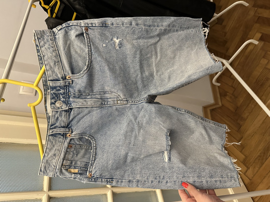 Stradivarius nove teksas bermude