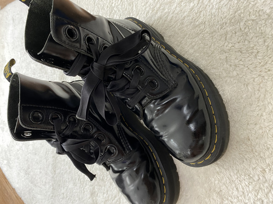 Dr. Martens Molly 40