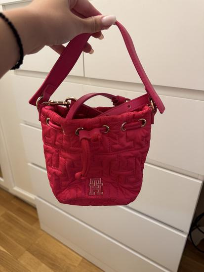 Tommy Hilfiger torbica novo