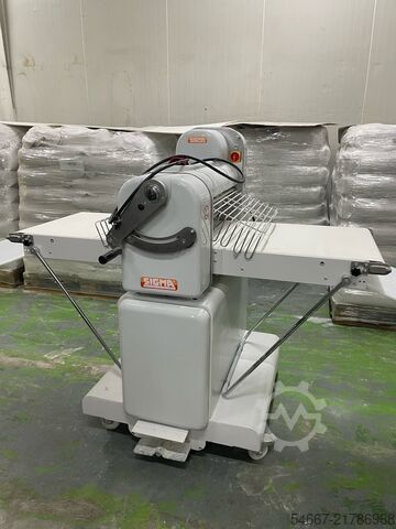 2096243
Sigma uitrolmachine SFG500T