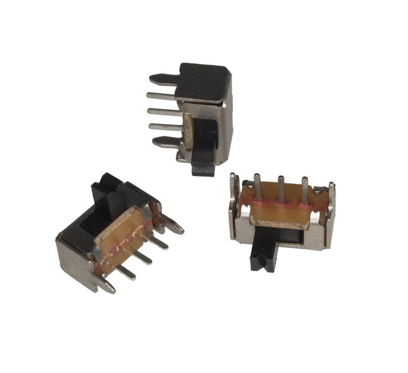 Klizni prekidač SS12D07VG SPDT 3-pin Right Angle za PCB – 50V 0.5A