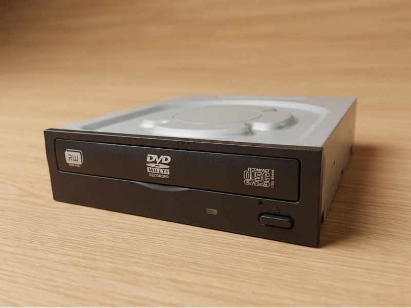 Lite-On iHAS122-18 B DVD-RW - SATA