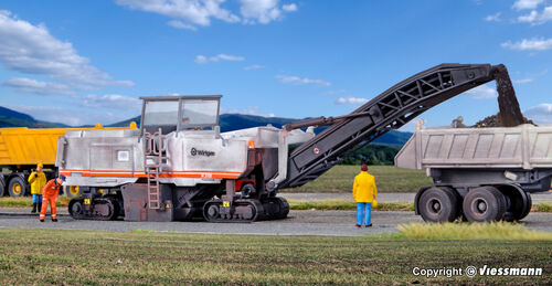NEW! Kibri 11653 Frezarka drogowa Wirtgen W2200