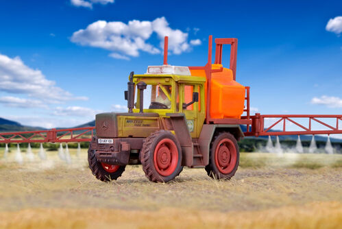 NEW! Kibri 12253 Mercedes Trac 1300-1600 z osprzętem do oprysków