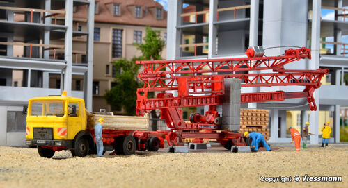 NEW! Kibri 13025 Żuraw dolnoobrotowy Liebherr SK 20 z ciężarówką MAN