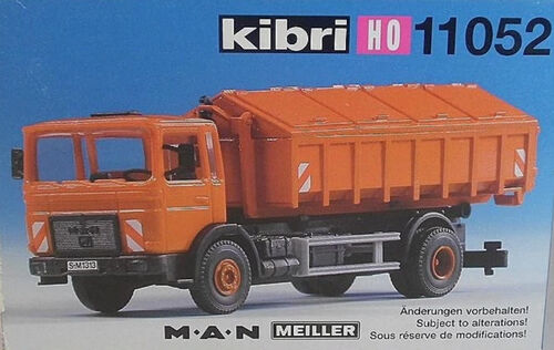 NEW! Kibri 11052 MAN 2-axle with self-Loading waste Container