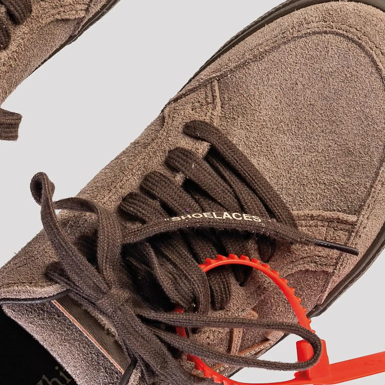 Off-white patike