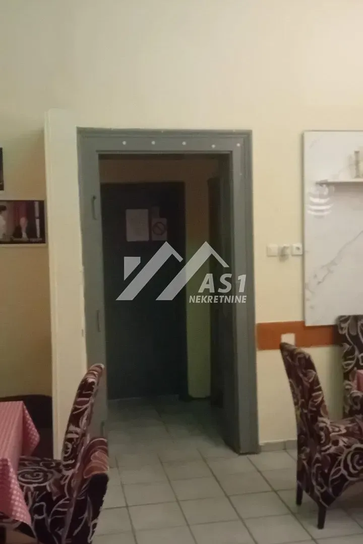 Izdavanje, poslovni prostor, 38m², Socijalno, Novi Sad Sve Podlokacije