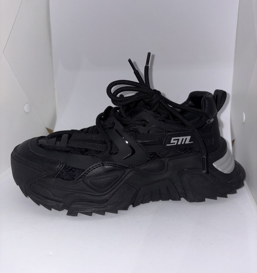 Steve madden