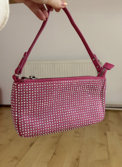 Pink sa cirkonima