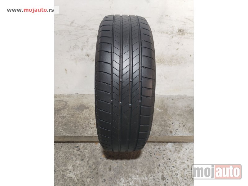 3637. Guma BRIDGESTONE 16-ica, LETNJA 205/60, Šara 4.5 mm, DOT 2921