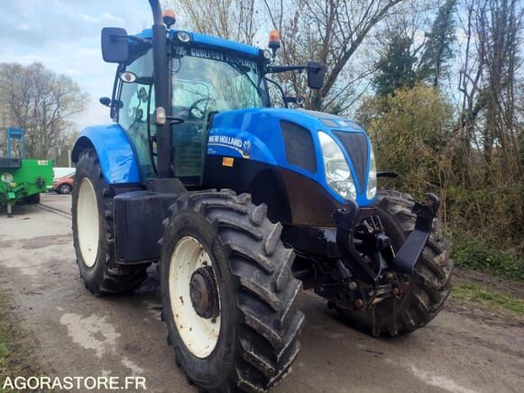 Prodaje se New Holland T7170 traktor točkaš na aukciji