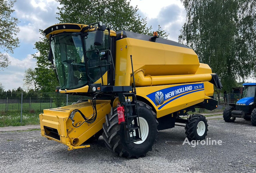 New Holland TC5.70 kombajn za žito