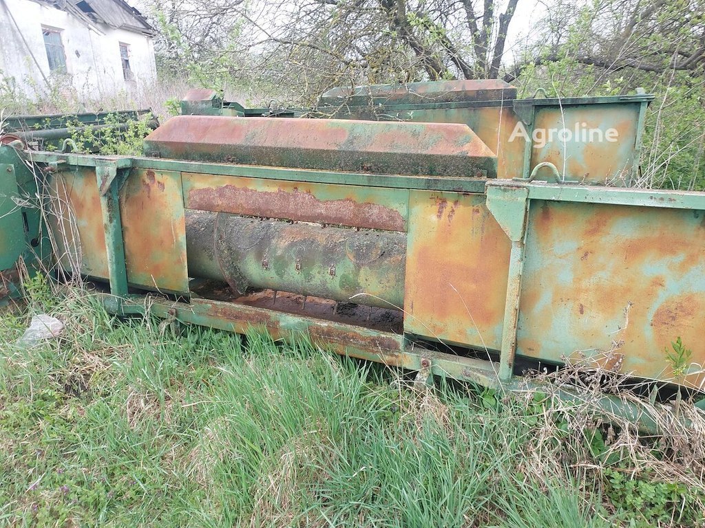 Pidbyrach zernovyi do Palesse-812 (ZSK-4) sakupljač otkosa