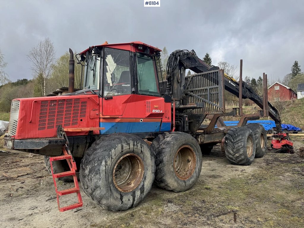 Valmet 890.2 forvarder