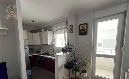 Prodaja dvoiposobnog stana - Podbara 65m2