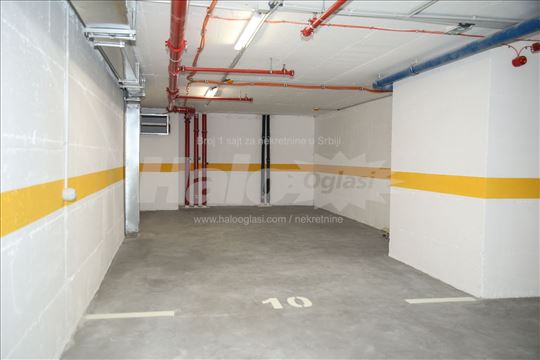 Garaža 37 m2, za 2 automobila, Vračar