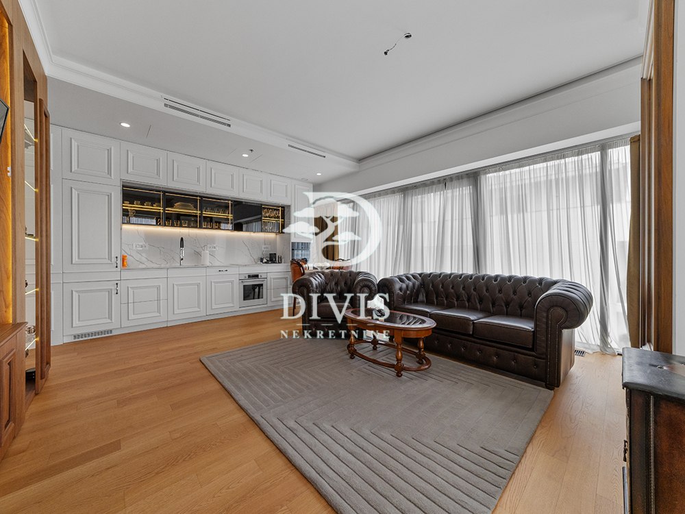 Trosoban stan u West kuli Novi Beograd 95m2