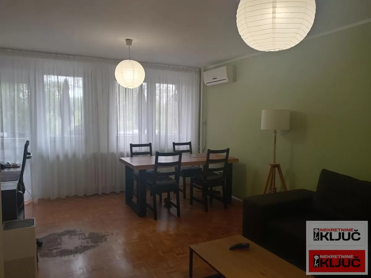 KOD MOSTA SLOBODE, 75m2, Trosoban, Porodičan,delimično renoviran