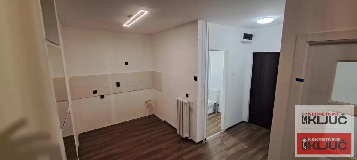 NOVO NASELJE, 34m2 + terasa, Jednoiposoban, Renoviran