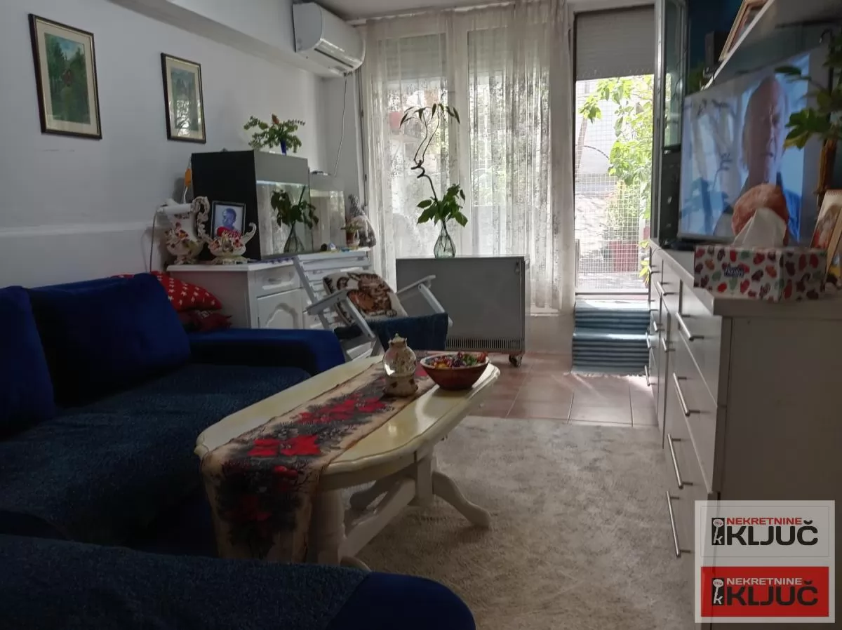 KOD FUTOŠKE PIJACE, 54m2, Dvoiposoban, Polusuteren