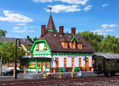 Kibri 39509 Stacja kolejowa Burg in Spreewald z oświetleniem LED