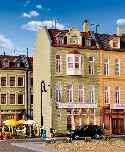 NEW! Kibri 38392 Kamienica z pizzerią w Düsseldorfie