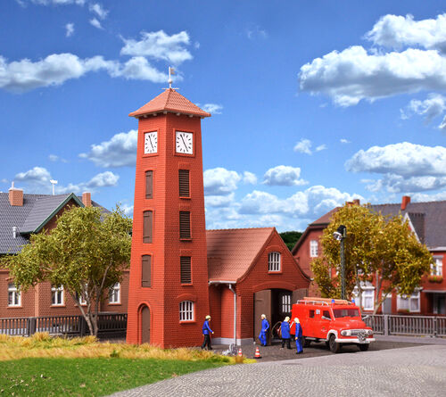NEW! Kibri 39210 Remiza strażacka Bahlburg-Lüneburg z samochodem Ford FK 25