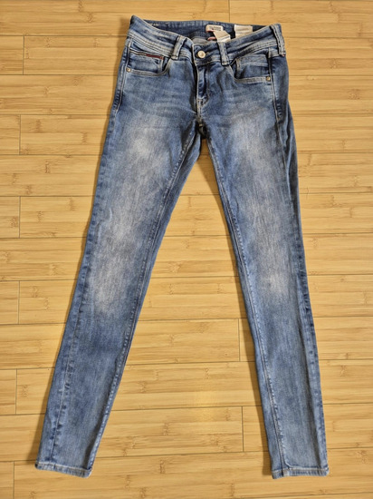 Tommy Hilfiger farmerke (Svajcarska)