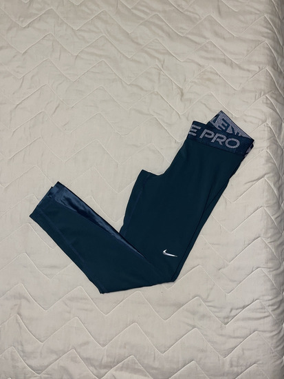 Nike pro