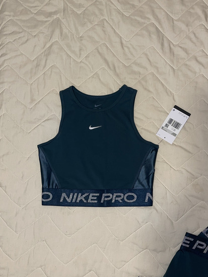 Nike pro