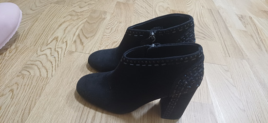 Desigual cipele sa širokom petom, etiketa