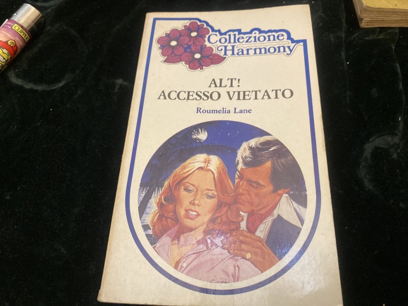 Roumelia Lane-ALT! ACCESSO VIETATO