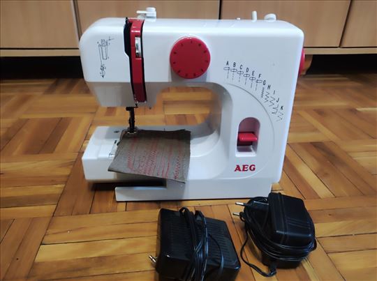 Mašina za šivenje AEG NM 525A mala dečija