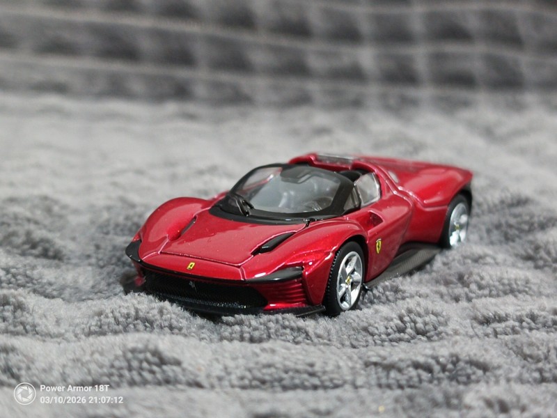 Ferrari Daytona SP3 1:64 Burago